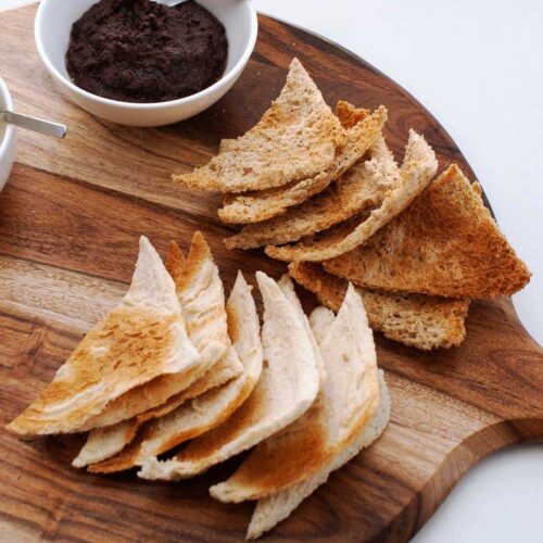 Homemade Melba Toast Triangles - Sprinkles and Sprouts